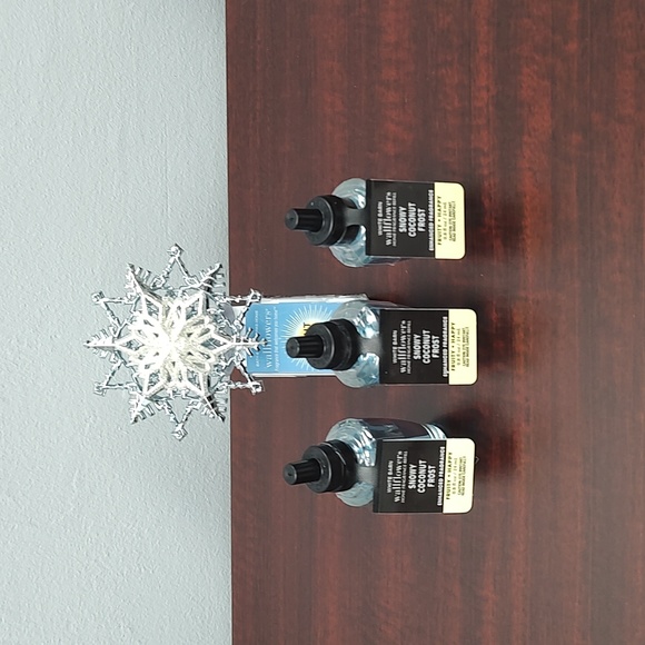 Bath & Body Works | Accents | Bath Body Works White Barn Snowy Coconut ...